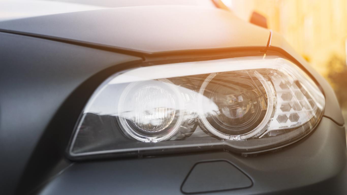 Halogen headlights vs. LEDs & HID Lights | how do it work?